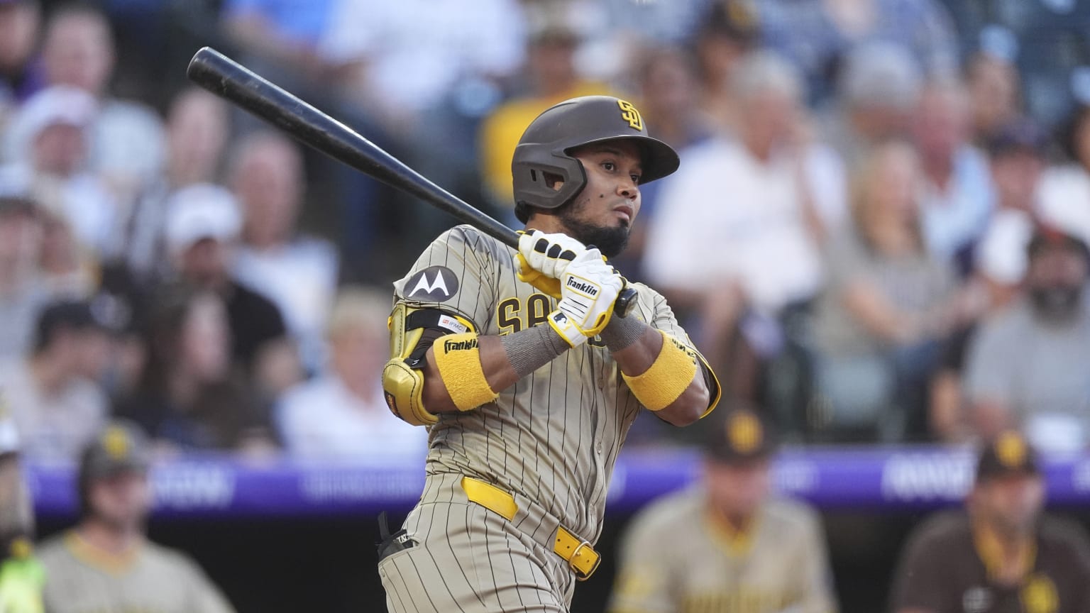 Padres erupt for eight runs in the 4th | 05/10/2025 | San Diego Padres