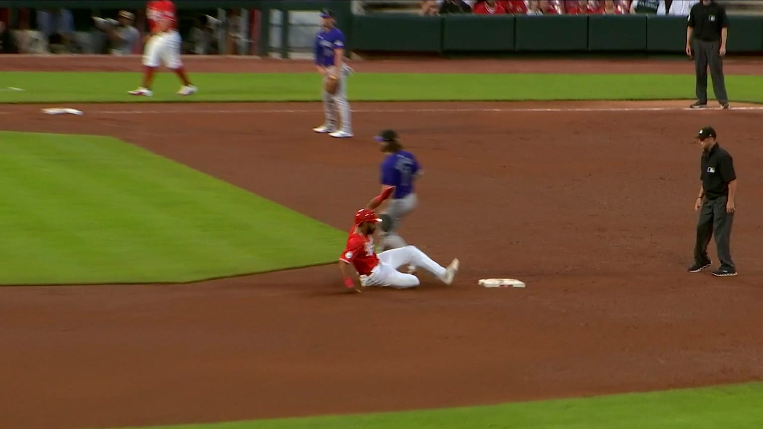 Rece Hinds' first career steal | 07/10/2024 | Cincinnati Reds