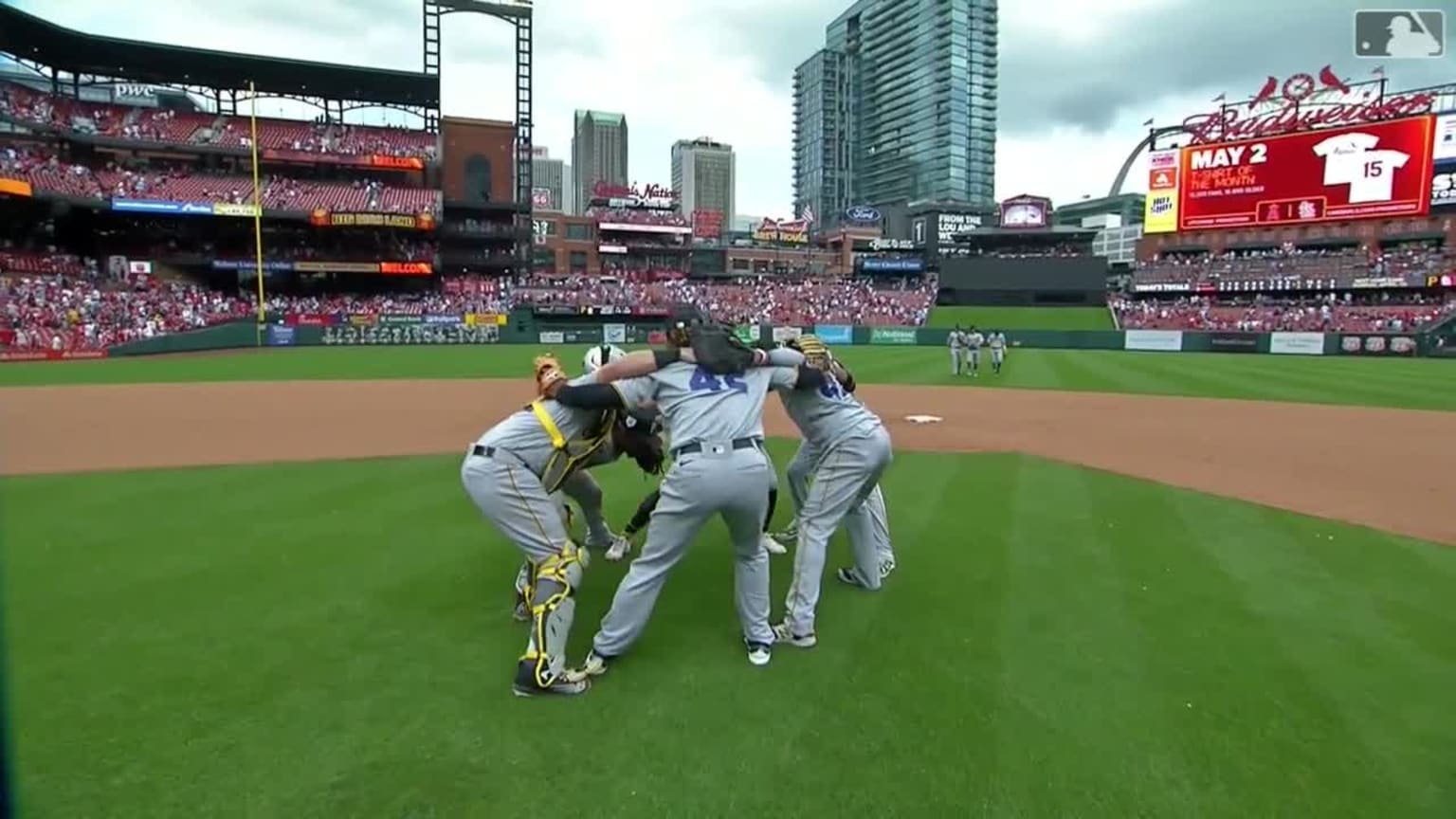 Dauri Moreta secures the save | 04/15/2023 | Pittsburgh Pirates