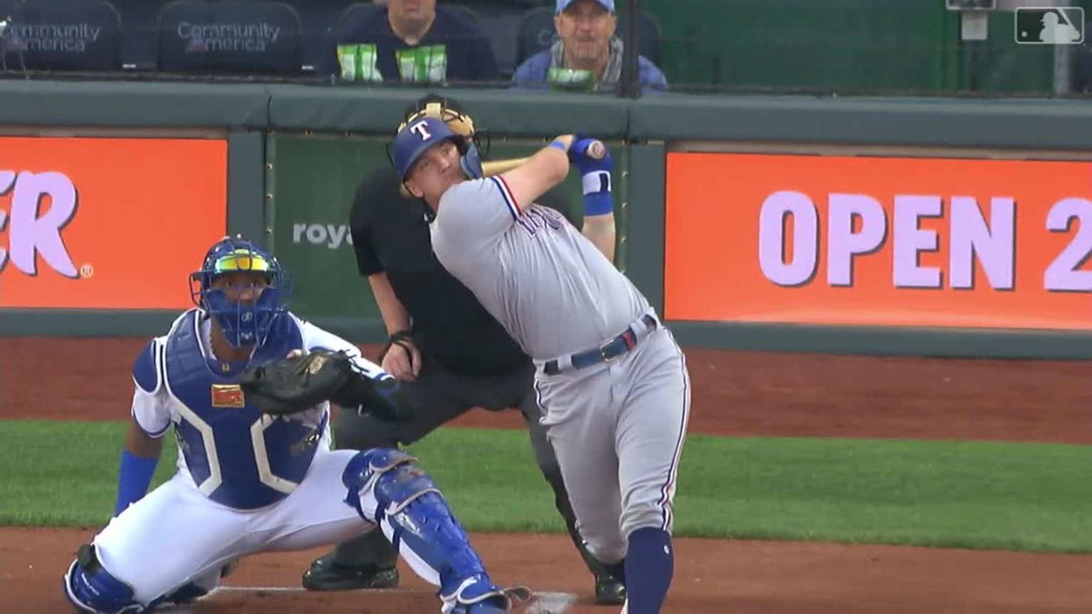 Jung pone a Texas en el tablero con un HR de 3 rayas | 17/04/2023 | Los ...