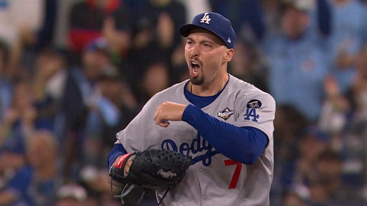 Blake Snell retira a Ernie Clement en tercera base | 24/10/2025 ...