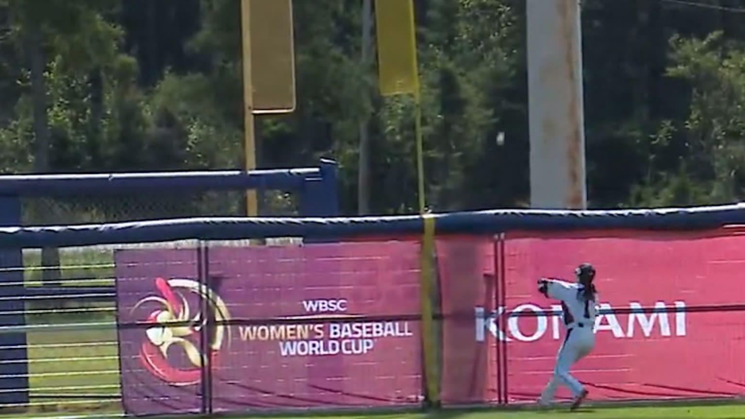 Anna Kimbrell drives one off the wall to plate two | 08/10/2023 | MLB.com