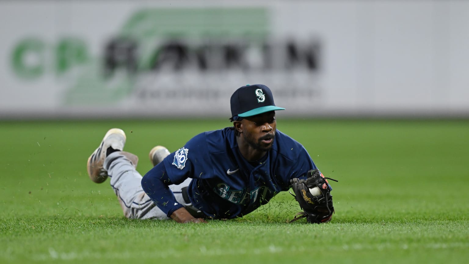 Ryan Bliss' phenomenal diving catch | 06/09/2026 | Seattle Mariners