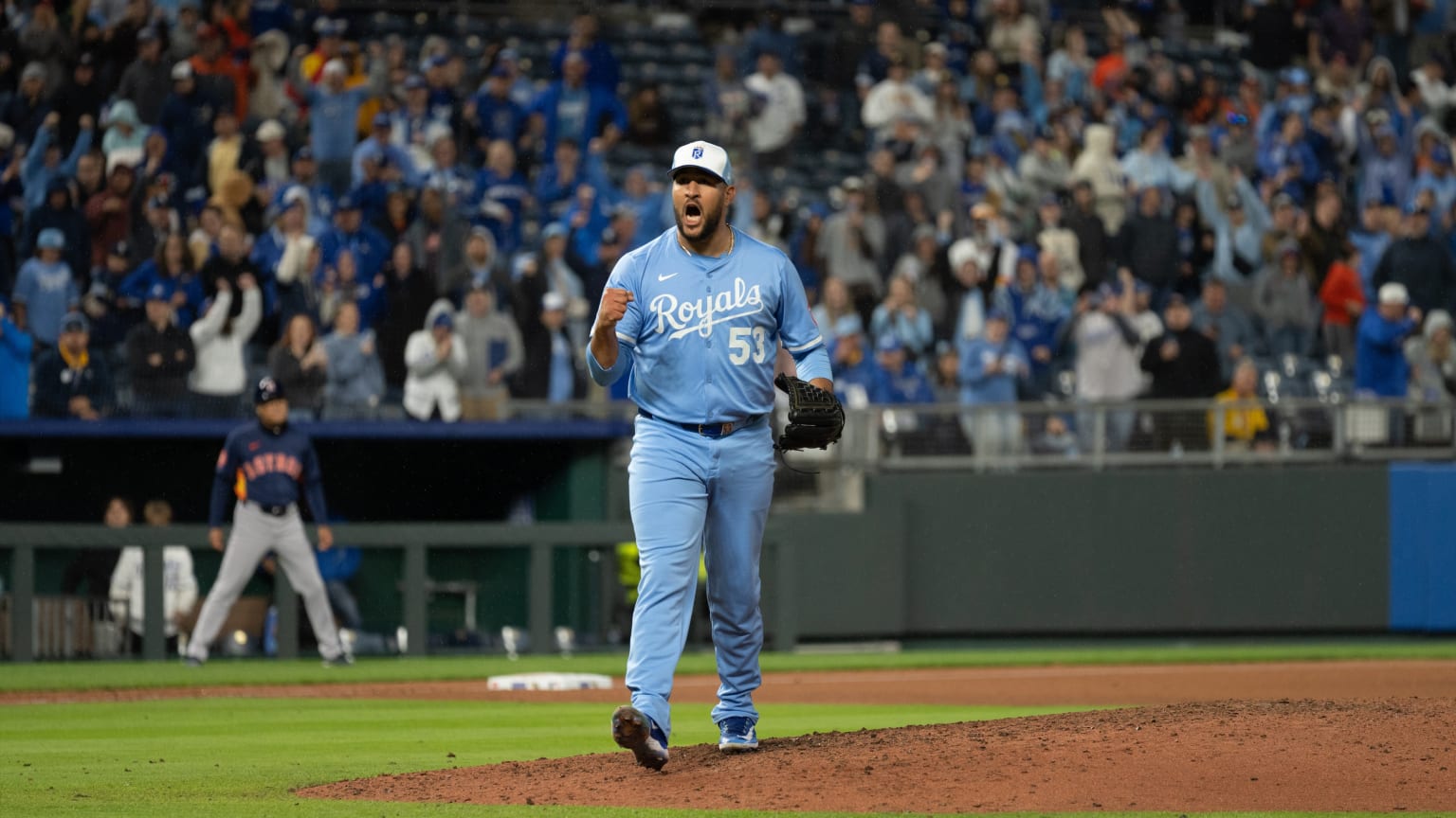 Royals win sixth straight on Carlos Estévez's save | 04/26/2025 ...