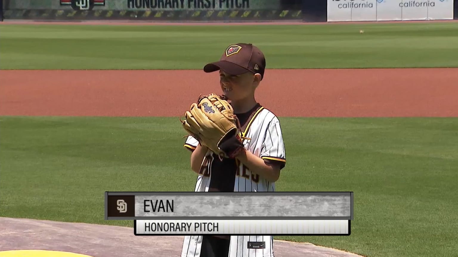 6/04/23: Honorary Pitch: Evan | 06/04/2023 | San Diego Padres