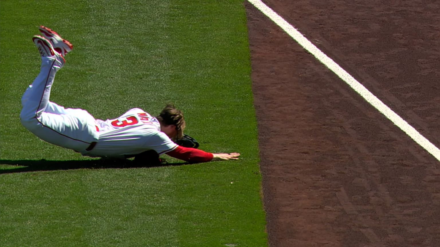 Taylor Ward's incredible diving catch | 04/20/2025 | Los Angeles Angels