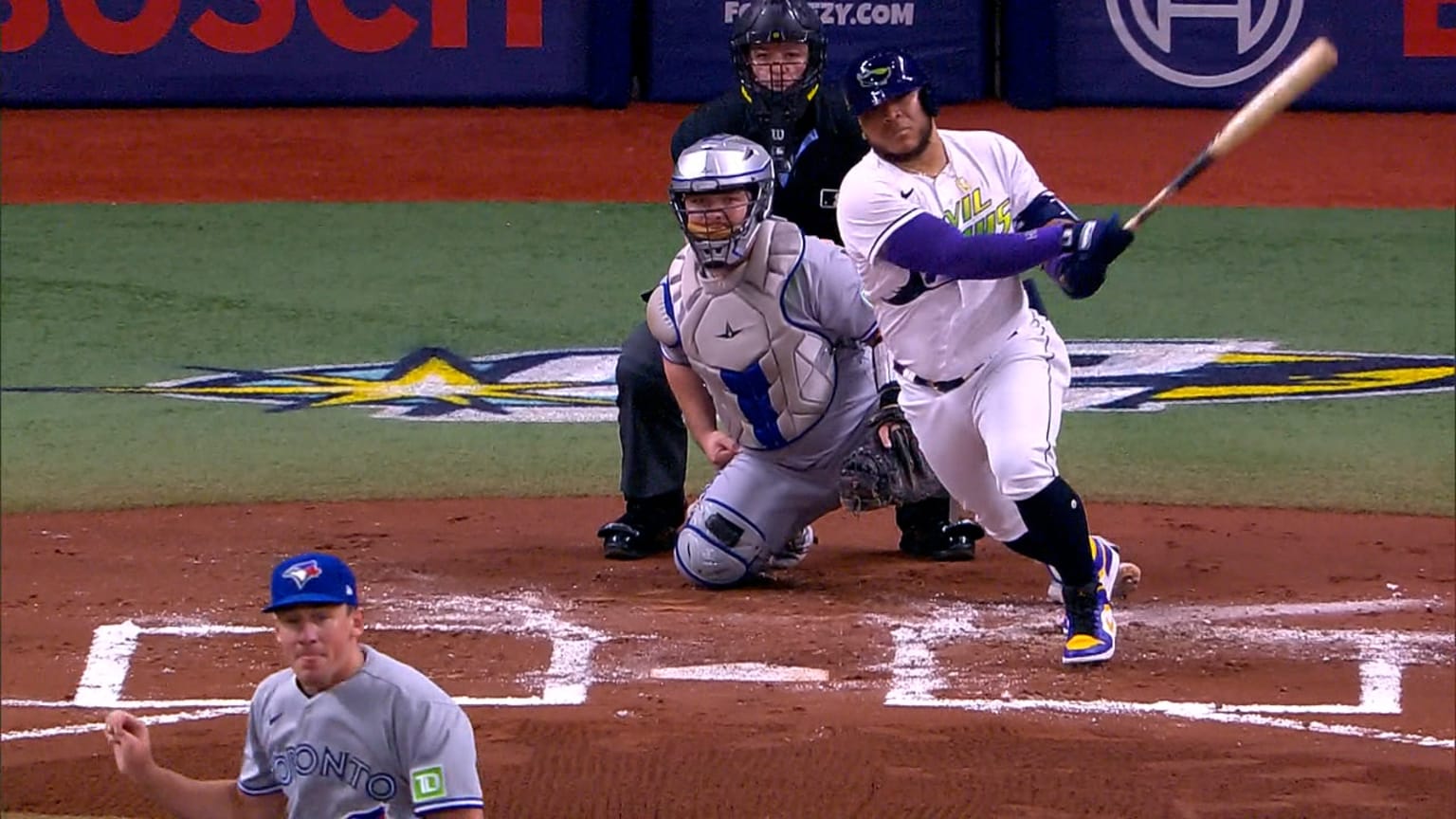Harold Ramírez rips an RBI single to center field | 09/22/2023 | Tampa ...