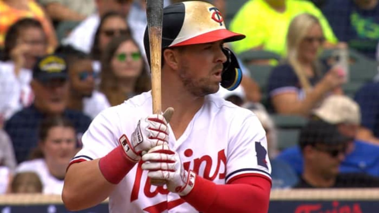 Kyle Farmer dunks RBI single to center in the 3rd | 09/09/2023 ...