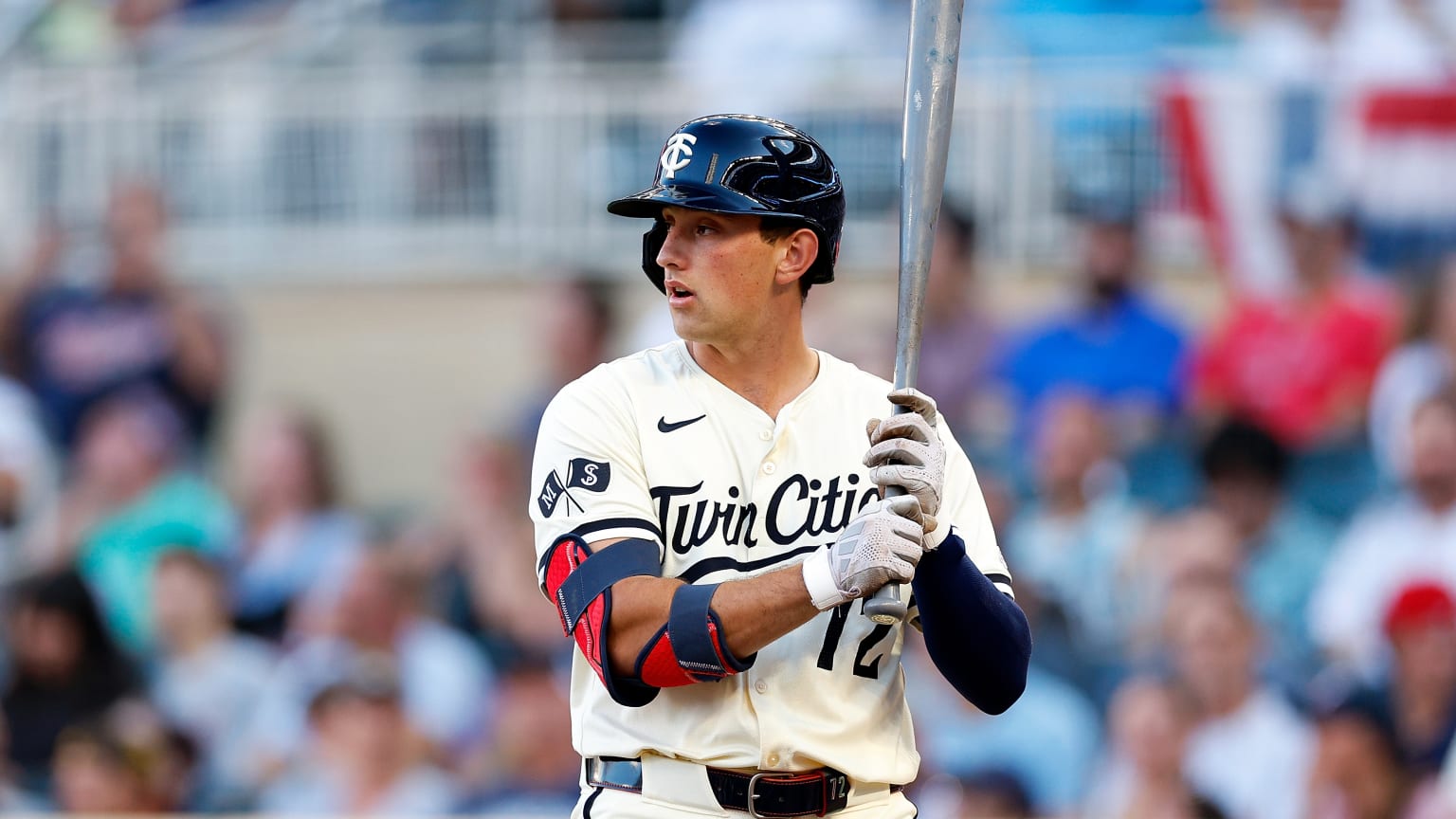 Brooks Lee receives ovation before first at-bat | 07/03/2024 ...