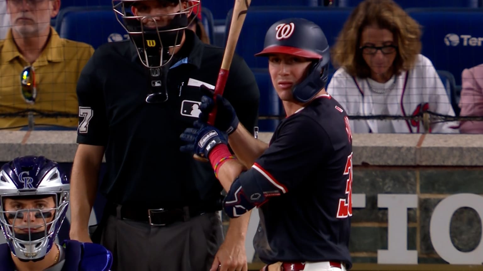 Jacob Young brings in Andrés Chaparro with a single | 08/21/2024 ...
