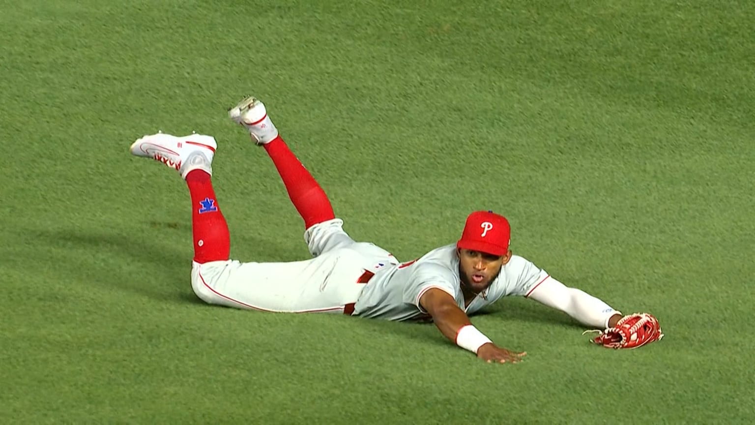 Johan Rojas dives for a great catch in the 9th inning | 07/03/2024 ...