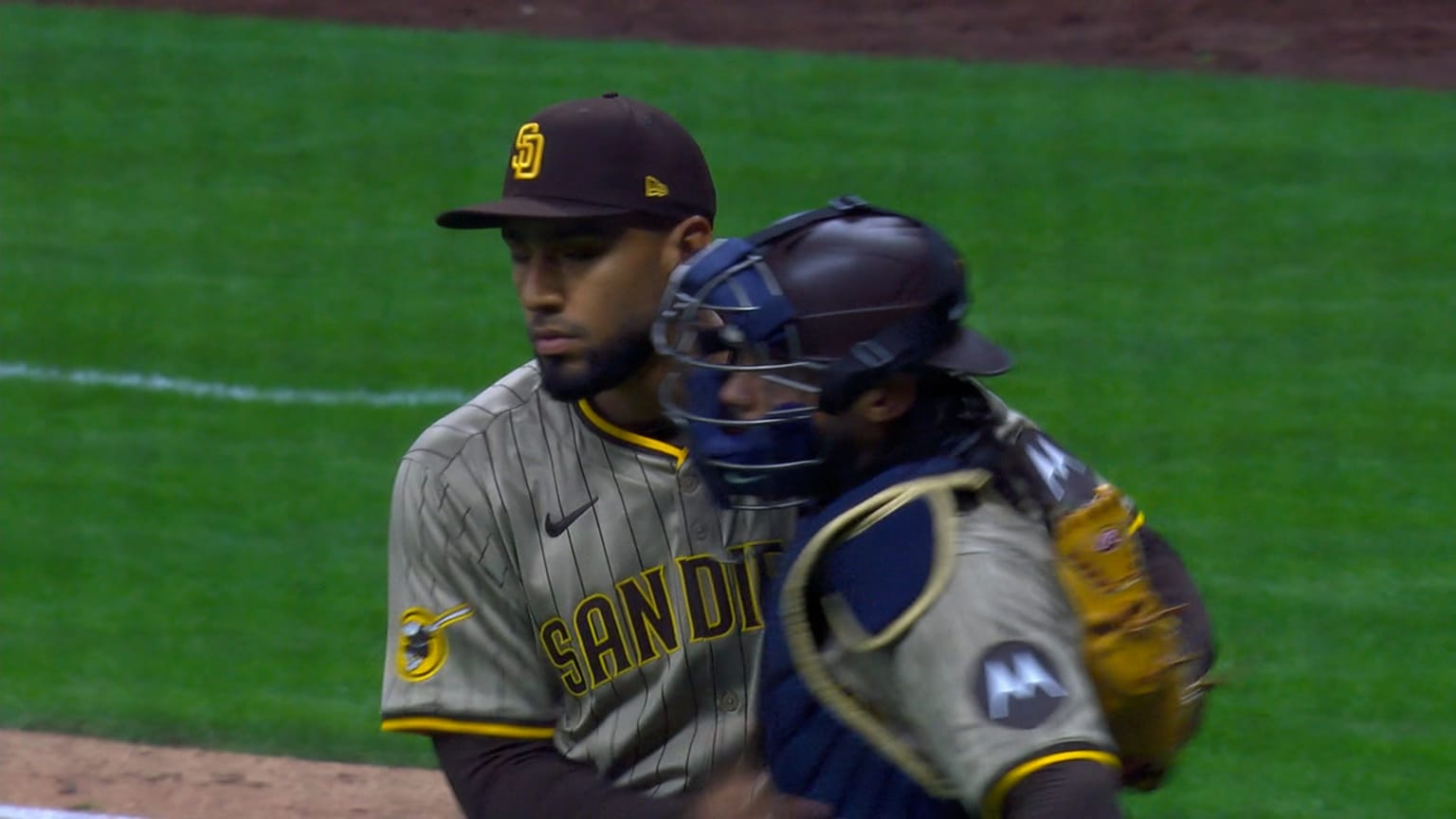 Robert Suarez gets the win | 04/15/2024 | San Diego Padres