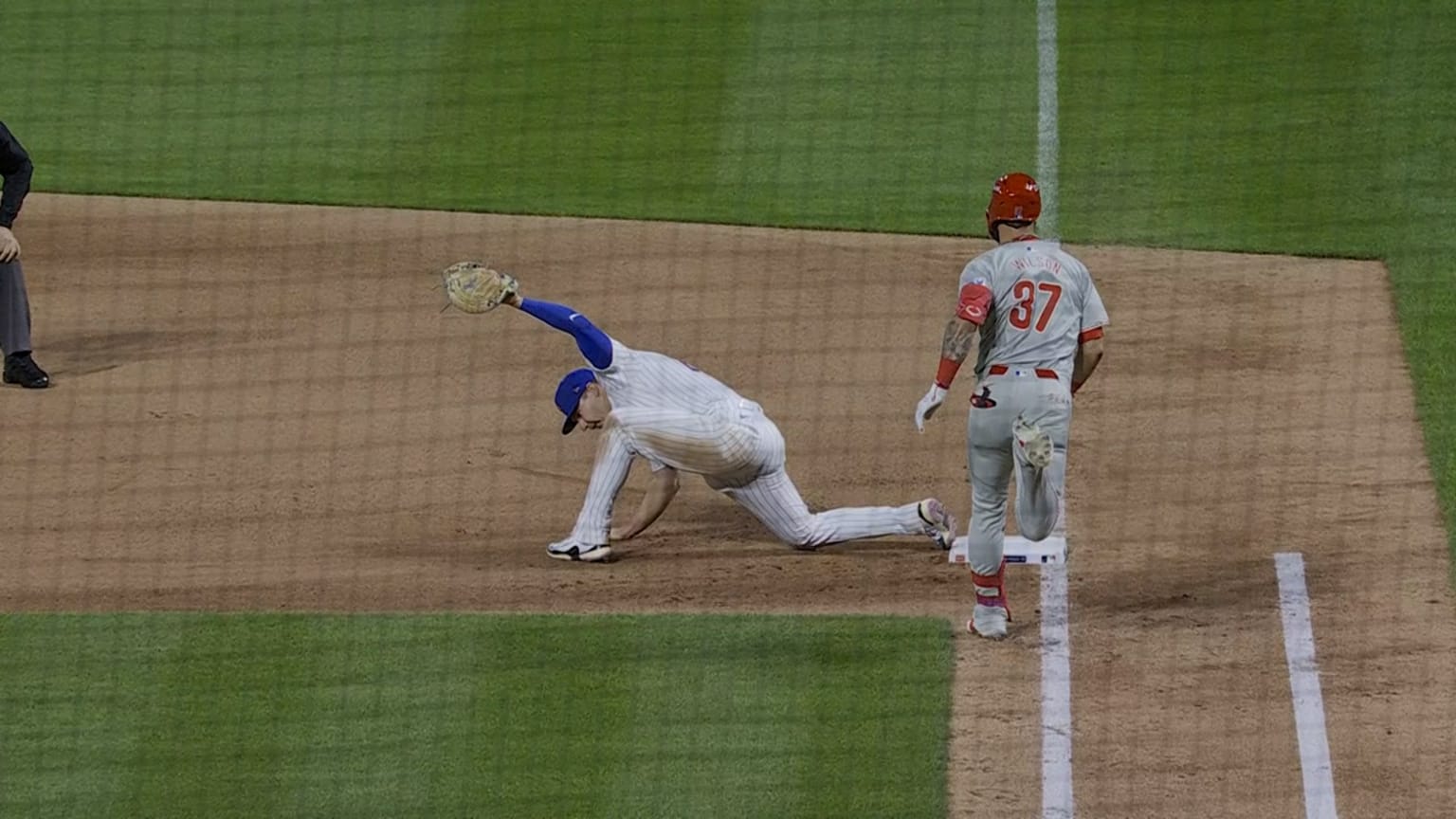 Mark Vientos' sliding stop | 10/09/2024 | New York Mets