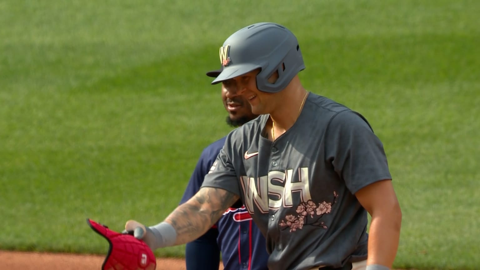 Nick Senzel's RBI double | 06/08/2024 | MLB.com