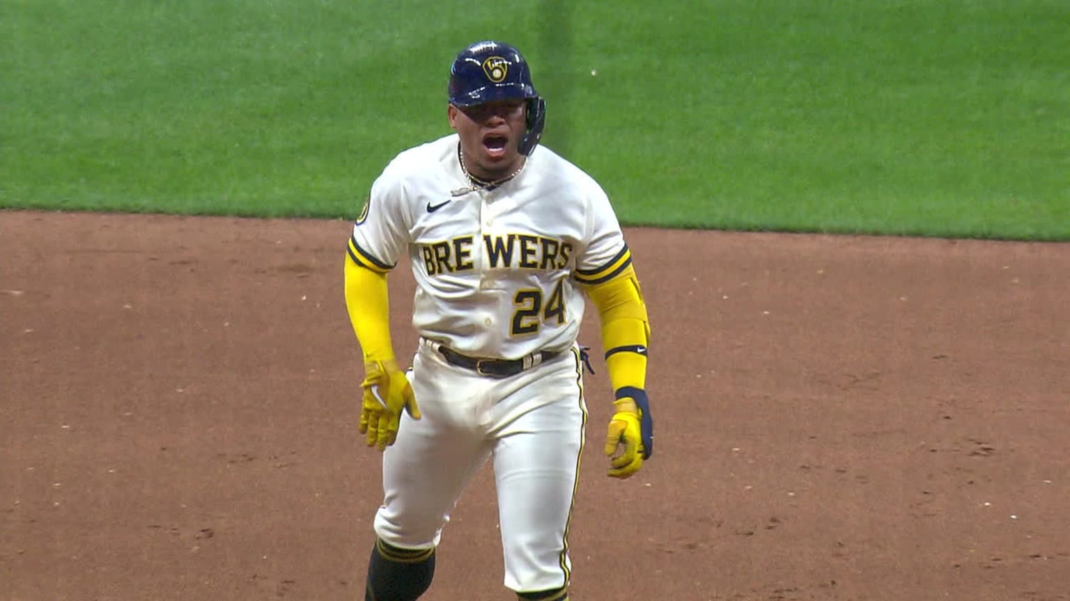 William Contreras hits two-run double in the 7th | 06/20/2023 | Milwaukee Brewers