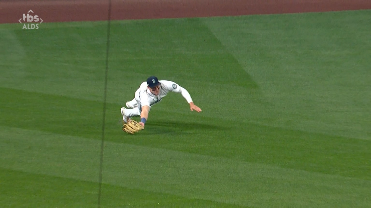 Jarred Kelenic makes an epic sliding catch in left | 10/15/2022 ...