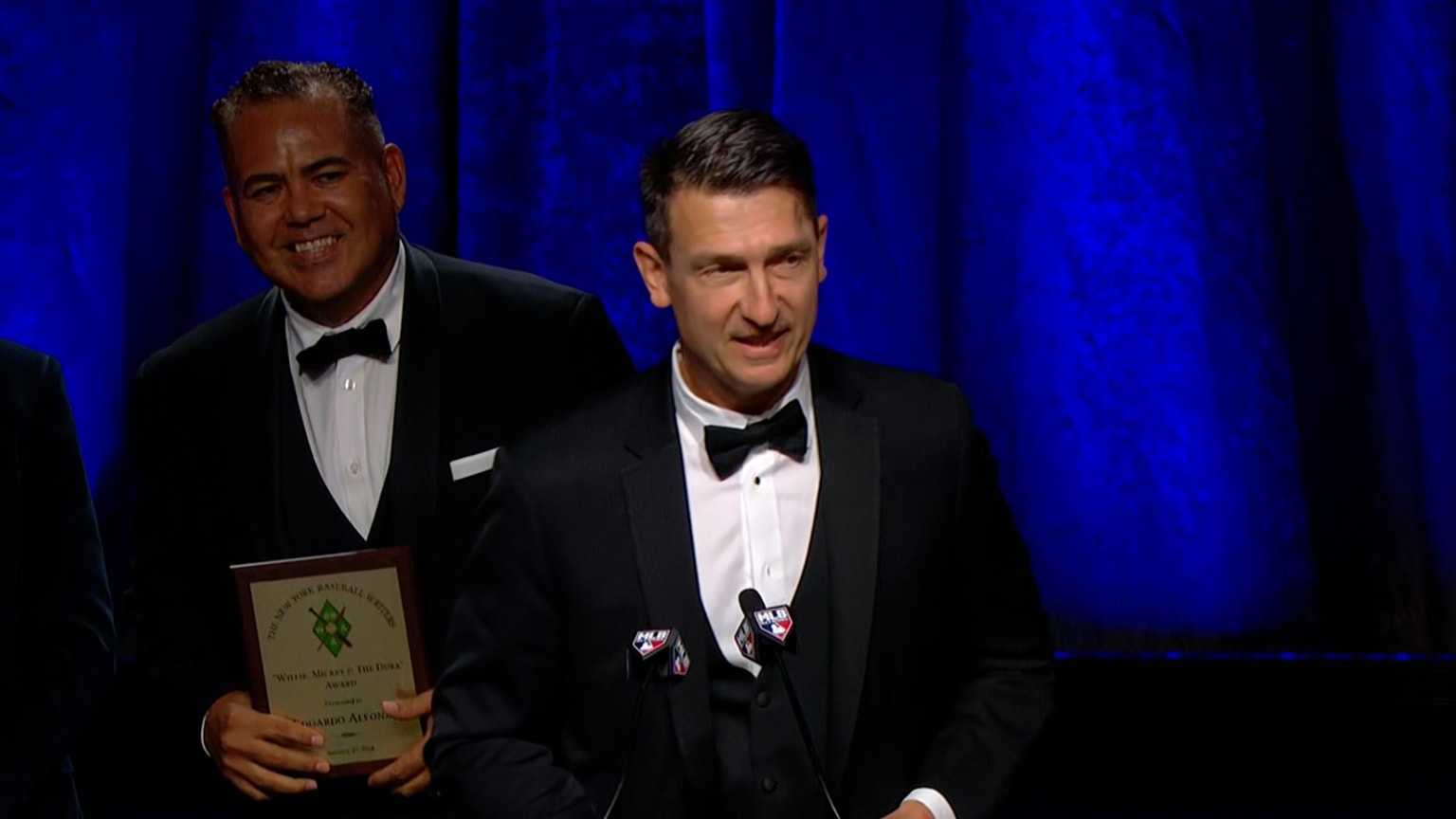 John Olerud, Edgardo Alfonzo awarded at BBWAA dinner | 01/28/2024 | New ...