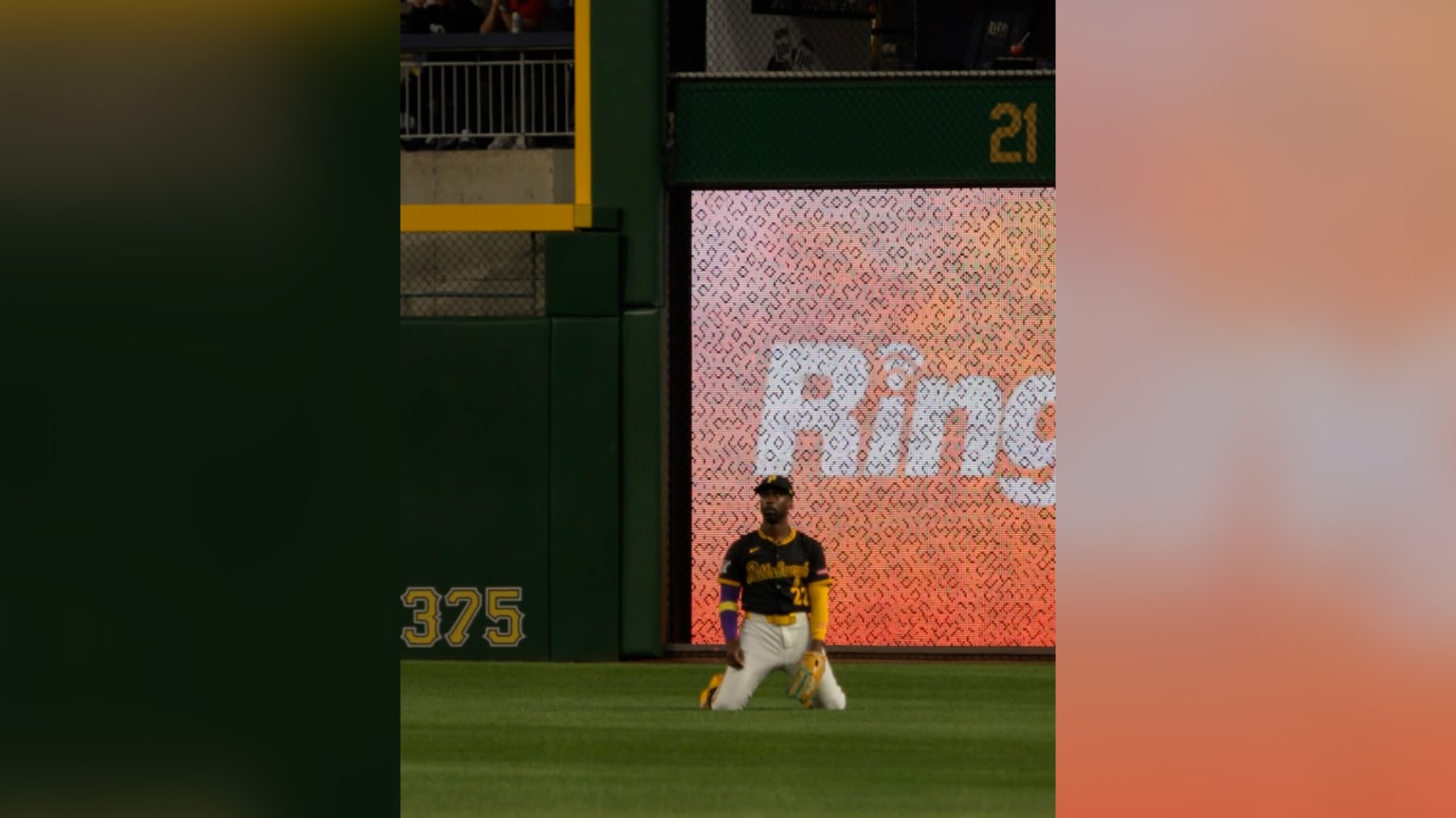 TAP: Andrew McCutchen catch | 04/14/2025 | MLB.com