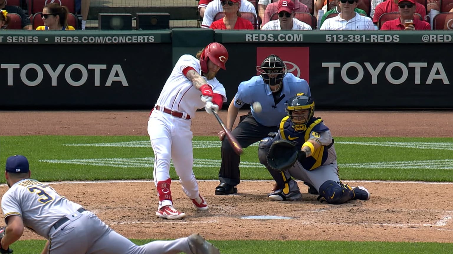 Jake Fraley belts a solo homer to left-center field | 06/04/2023 ...