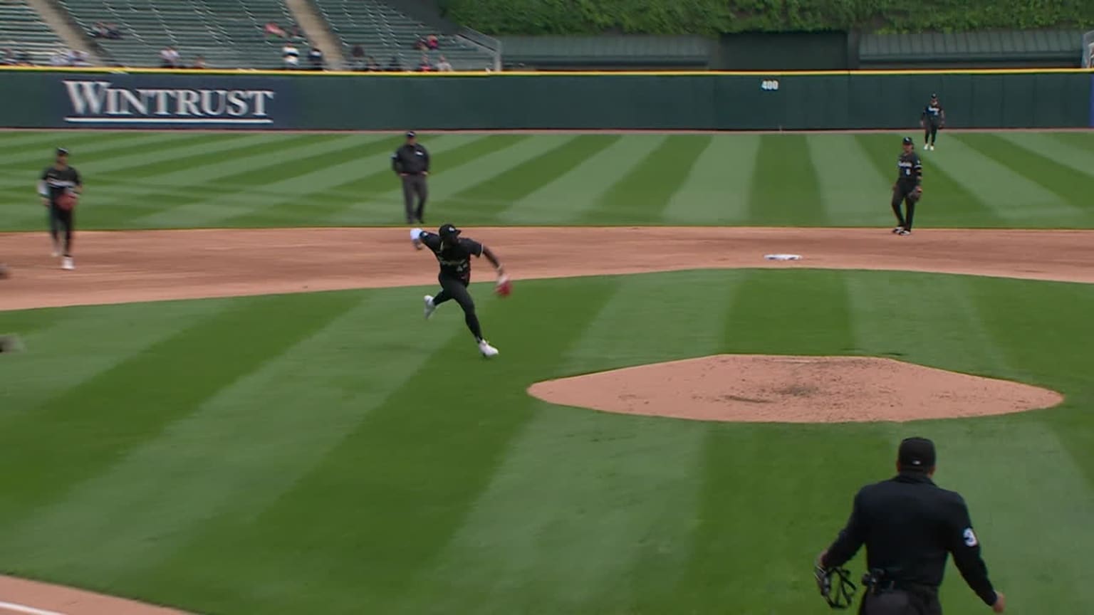 Bryan Ramos' nice scoop and throw | 05/14/2024 | Chicago White Sox