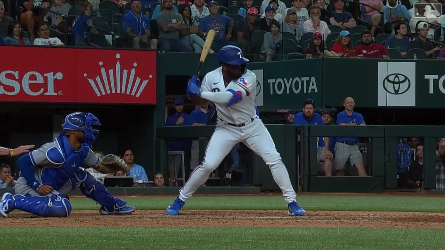 Adolis García muscles a game-tying single in the 10th | 04/11/2023 ...