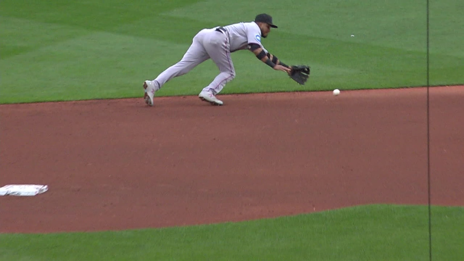 Luis Arraez makes a diving play and toss to first | 06/13/2023 | Miami ...