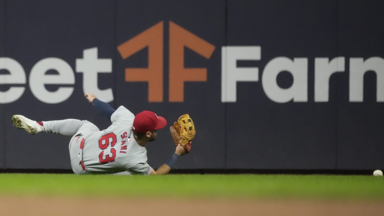 Michael Siani drops ball after review | 09/03/2024 | St. Louis Cardinals