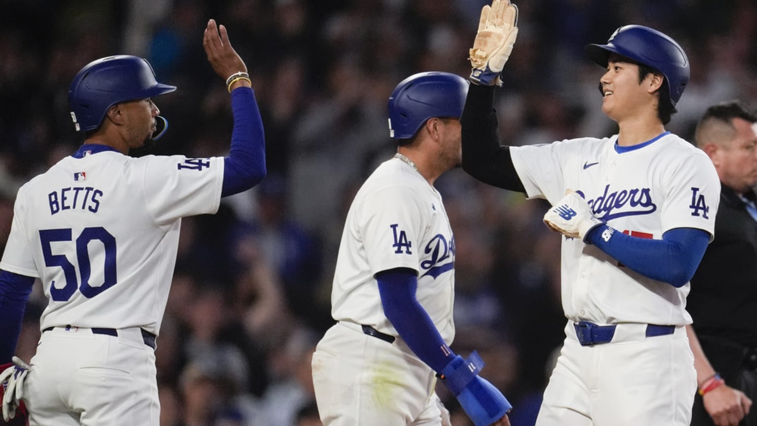 Dodgers homer three times, score six runs in the 3rd | 05/20/2024 | Los ...