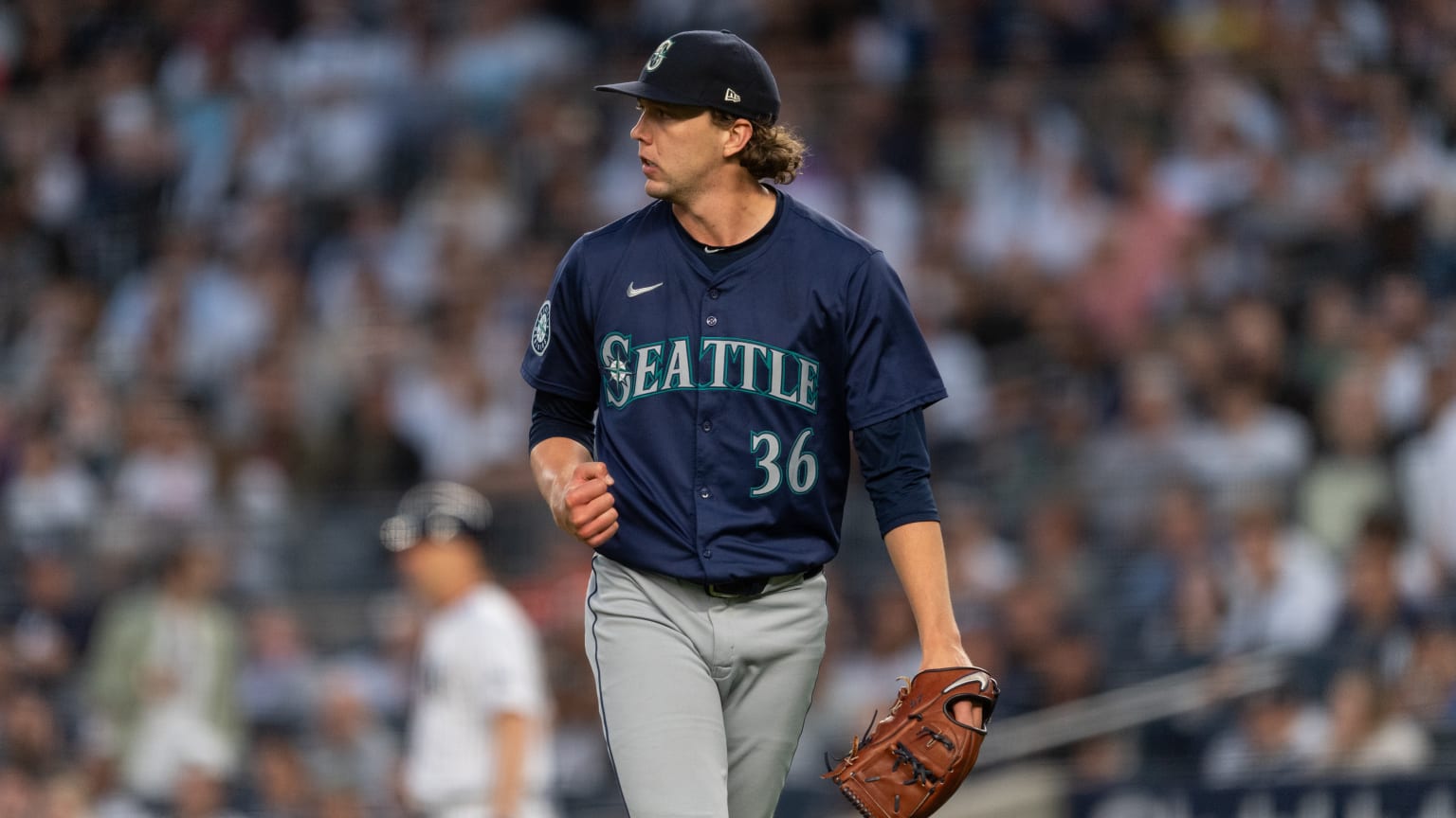 Logan Gilbert escapes trouble in the 4th | 05/20/2024 | MLB.com