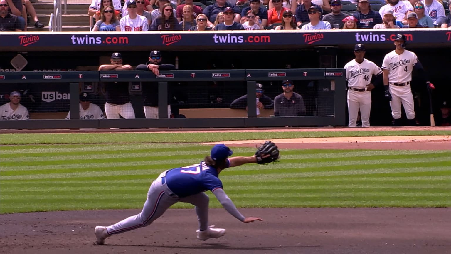 Josh H. Smith makes a diving catch in the 1st inning | 08/27/2023 ...