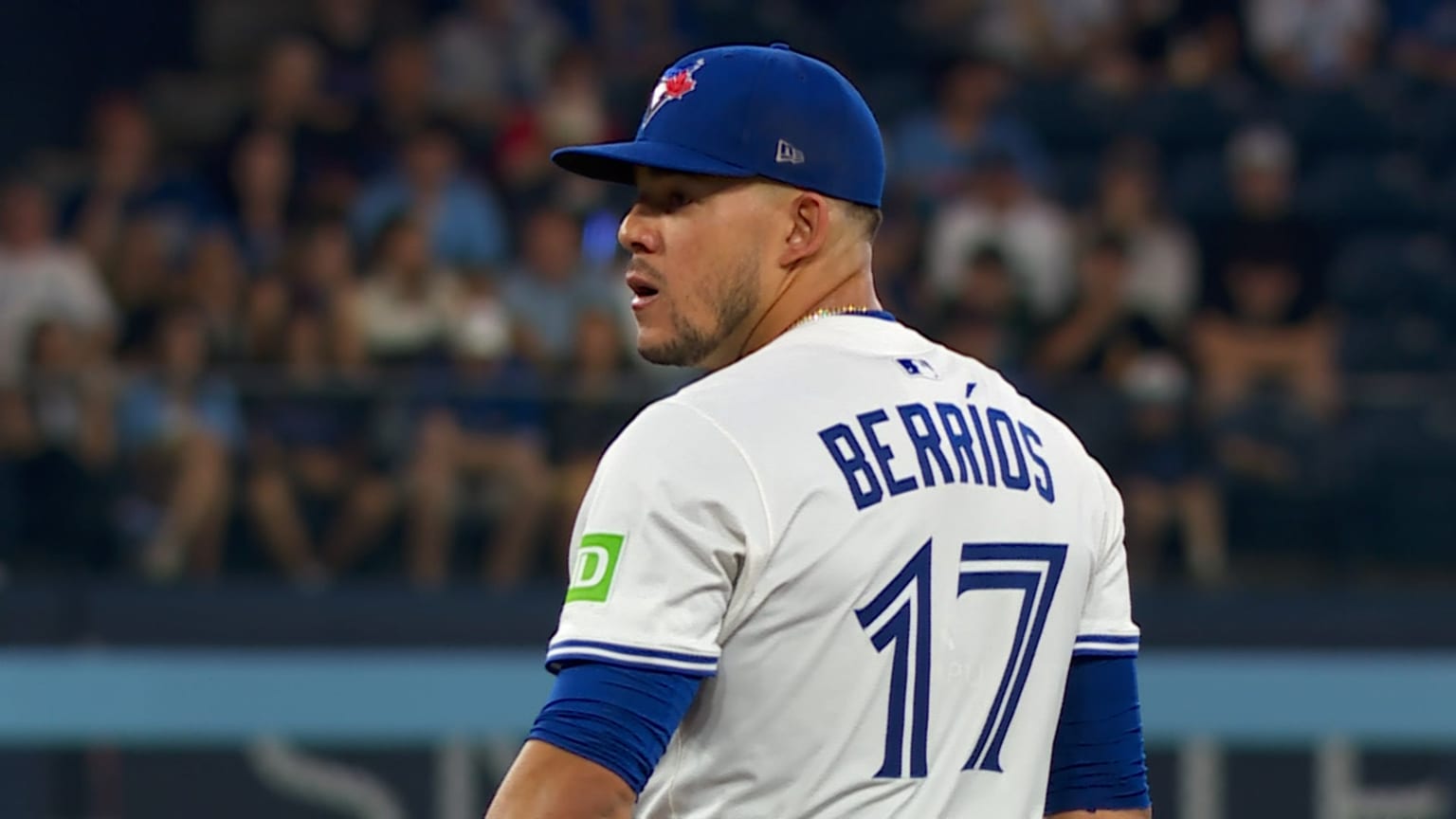 José Berríos strikes out five over six innings | 06/04/2025 | Toronto ...