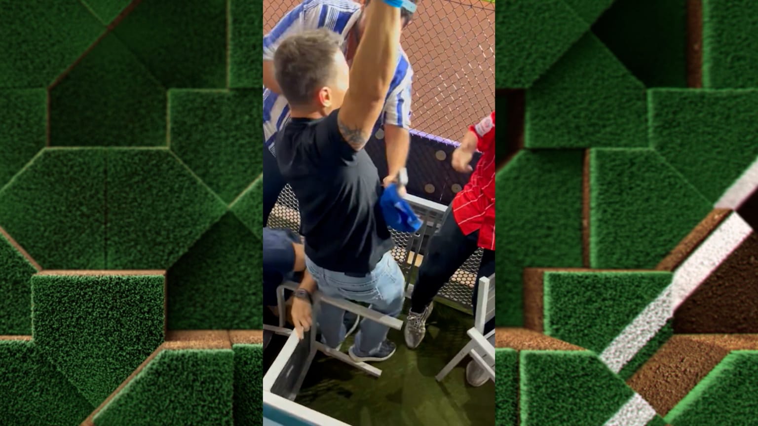 Fan at loanDepot Park gets Ohtani's 50th homer ball | 09/20/2024 | Los ...