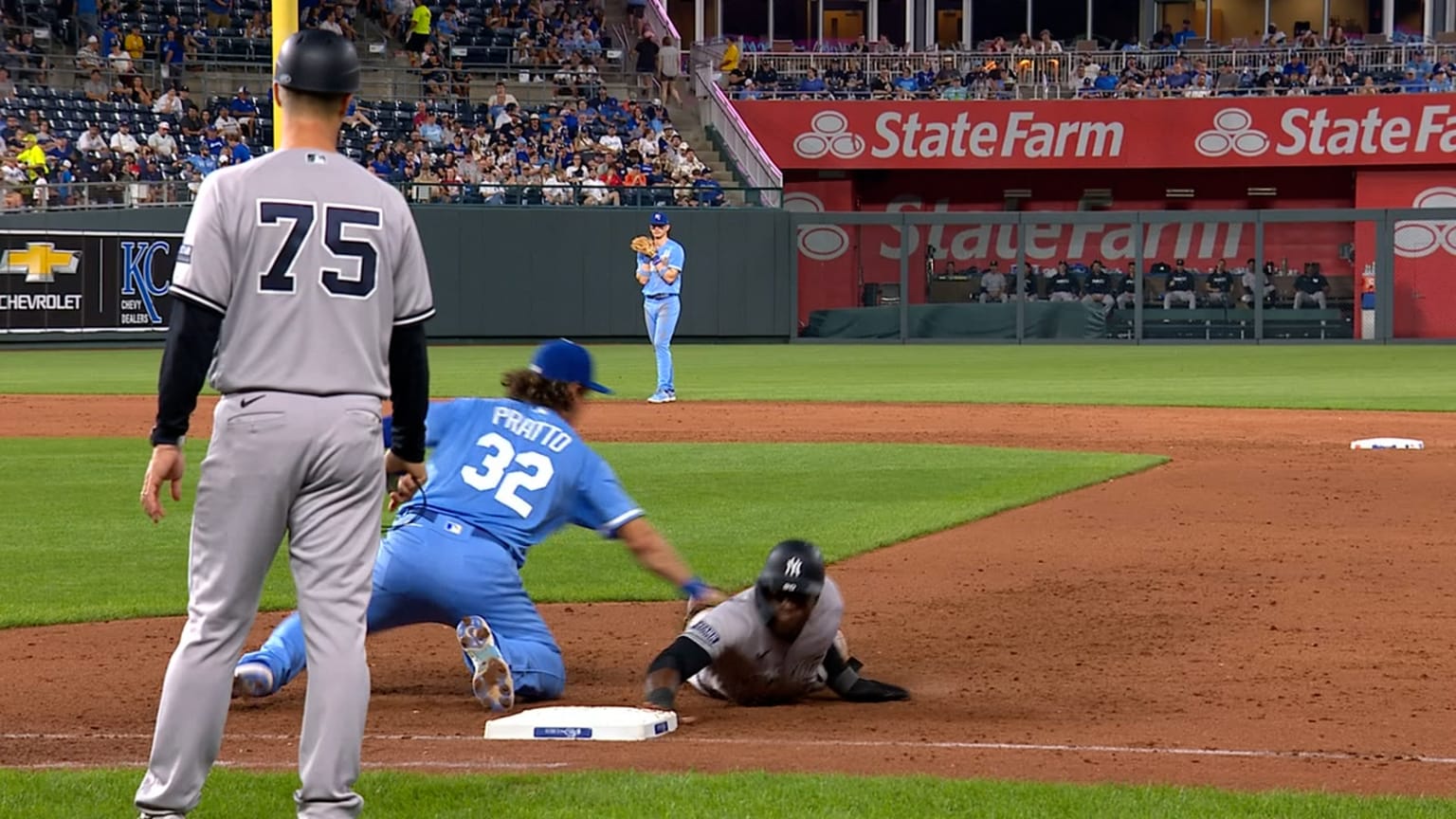 Florial is safe after a review on a pickoff play | 09/30/2023 | Kansas City Royals