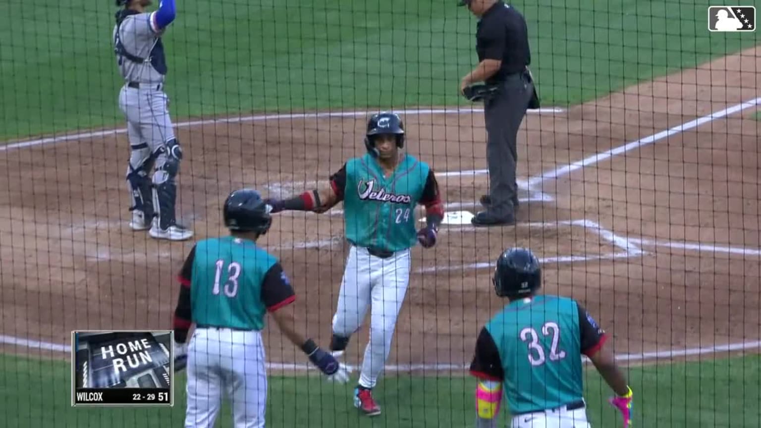 Juan Brito's solo homer | 06/09/2024 | Los Twins de Minnesota