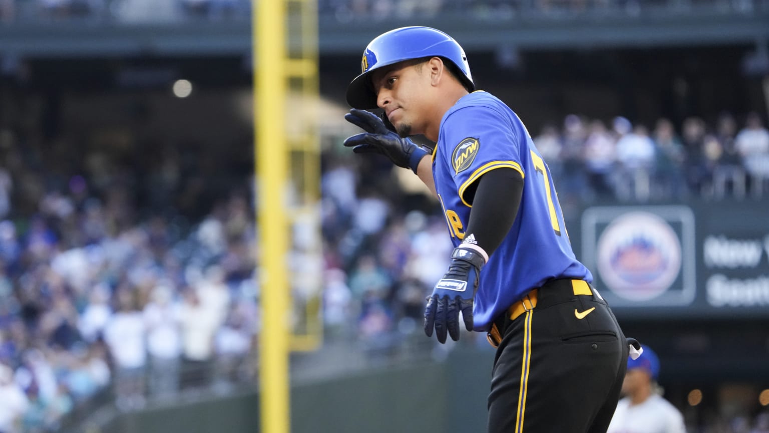 Leo Rivas produce con sencillo | 11/08/2024 | Los Mariners de Seattle