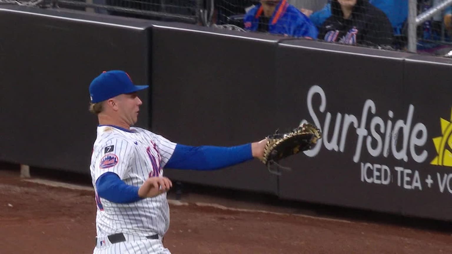 Pete Alonso's impressive sliding catch, dance | 04/17/2025 | New York Mets