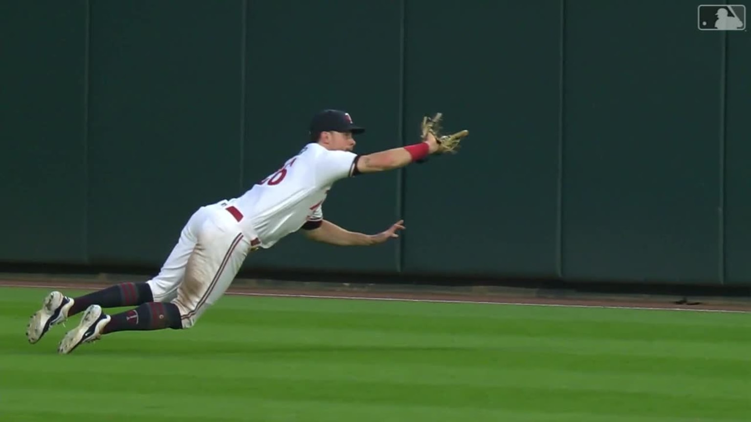 Max Kepler lays out to make a great diving catch | 08/05/2023 ...