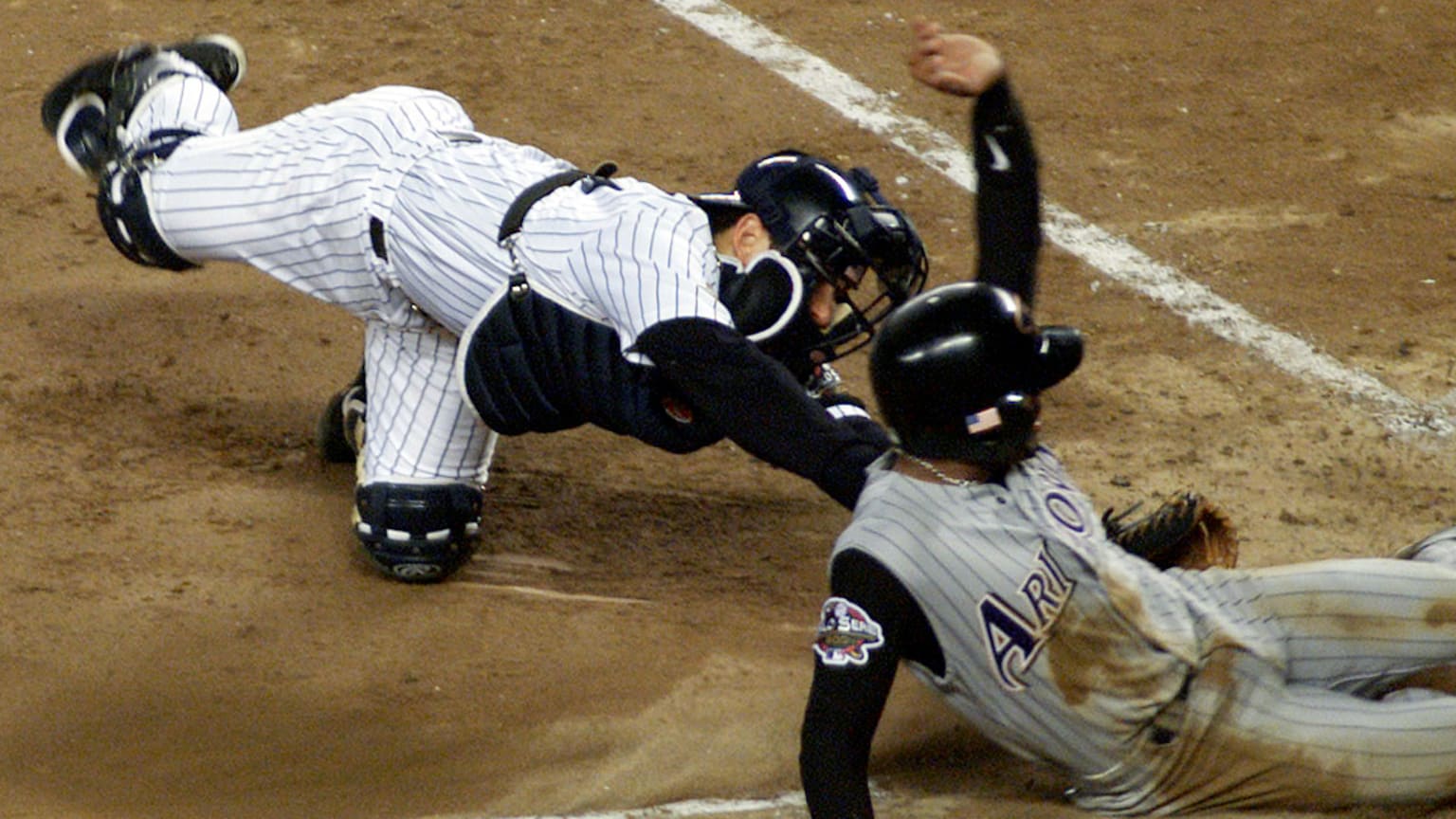 2001 WS Gm4: Spencer throws out Womack to end inning | 10/31/2001 | MLB.com