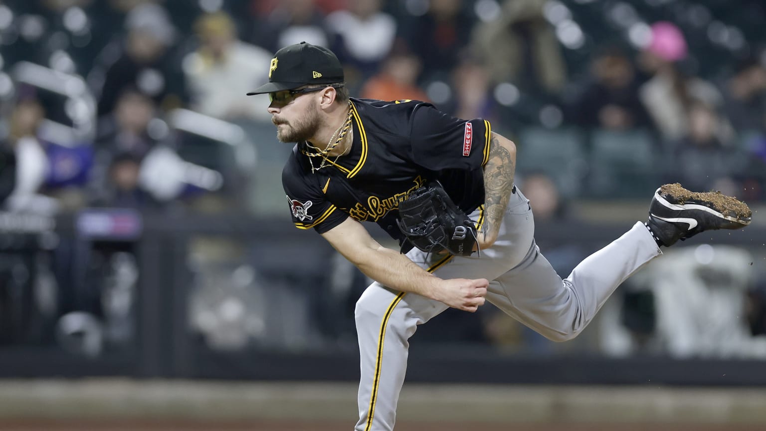 Chase Shugart escapes jam | 05/14/2025 | Pittsburgh Pirates