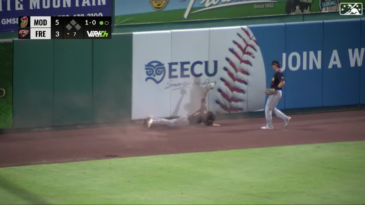 RJ Schreck's dazzling catch | 09/06/2023 | MLB.com