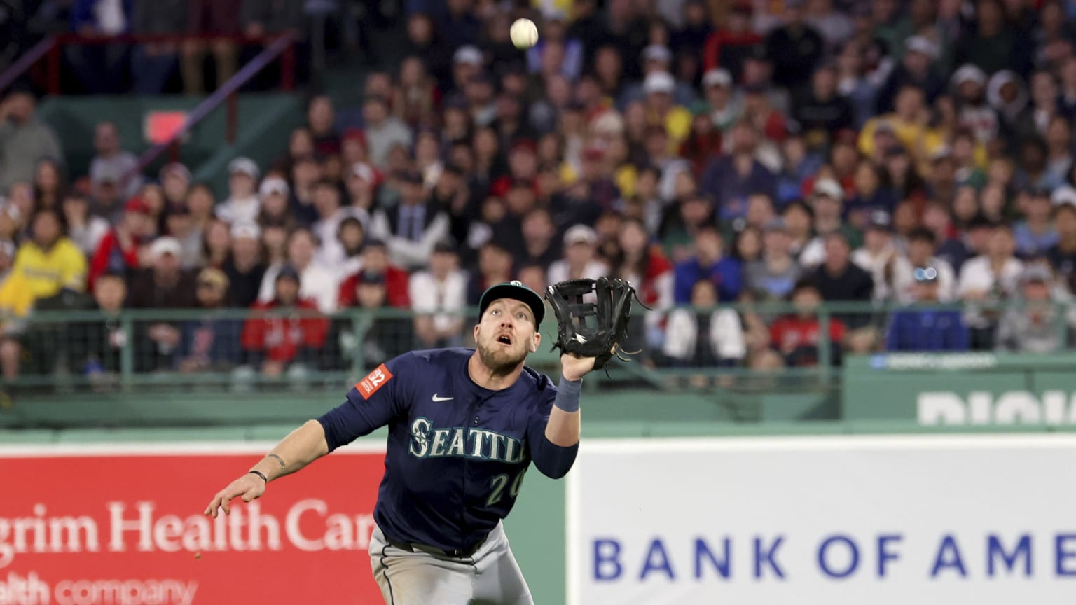 Luke Raley's run-saving diving catch | 04/22/2025 | Seattle Mariners