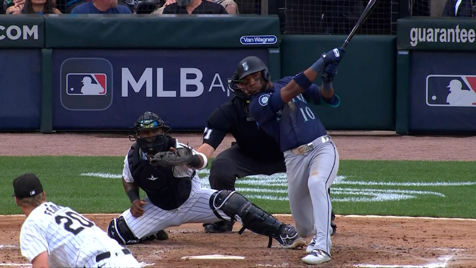 Victor Robles' RBI single | 07/27/2024 | Seattle Mariners