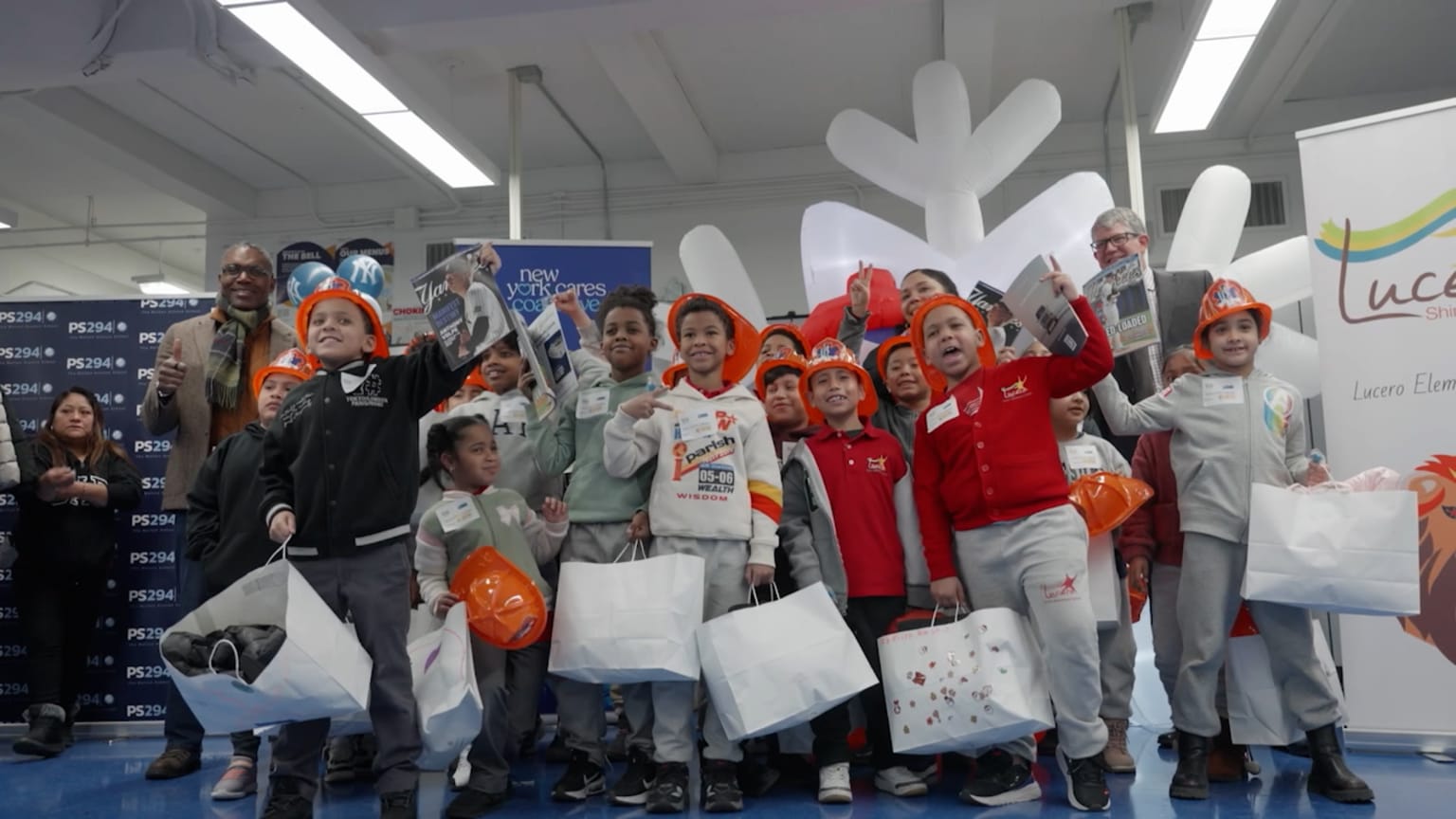 Yankees distribute winter coats to Bronx students | 01/31/2026 | New ...