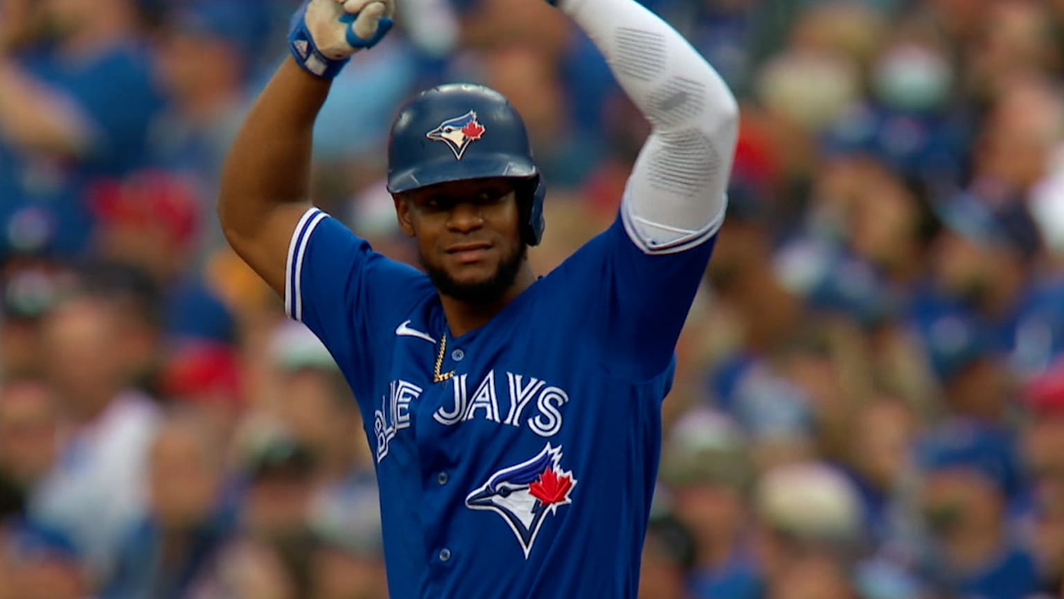 Otto Lopez hits a single towards center field | 10/01/2022 | Toronto ...