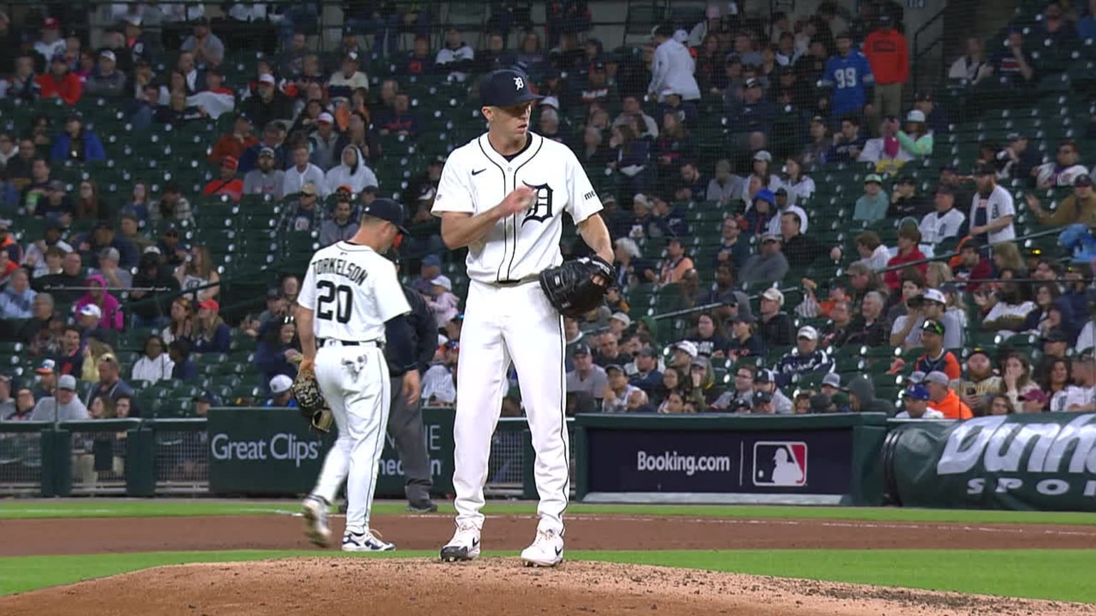 Chase Lee's slick double play | 04/22/2025 | Detroit Tigers