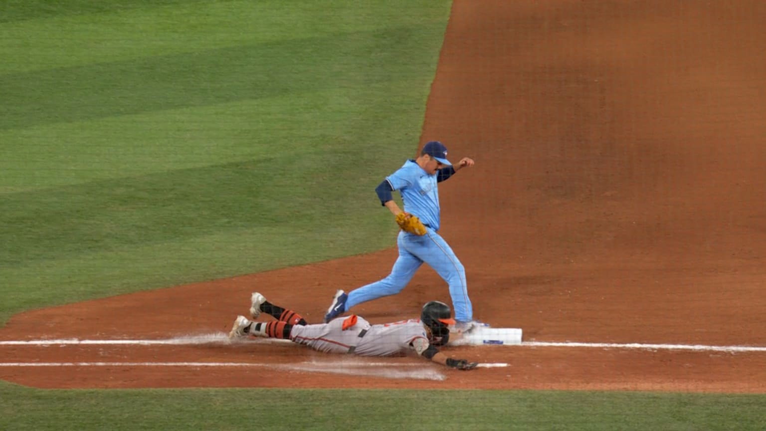 Brendon Little wins the race to first, call stands | 03/30/2025 | MLB.com