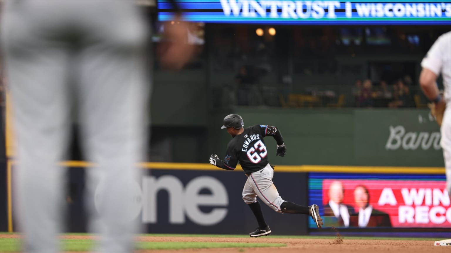 Xavier Edwards' triple to center field | 07/28/2024 | Miami Marlins
