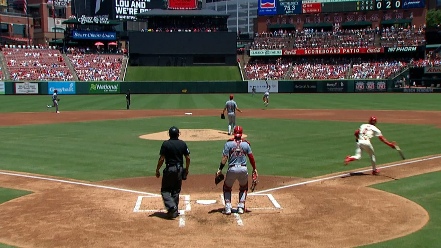 Jonathan India's leaping catch | 06/29/2024 | Cincinnati Reds