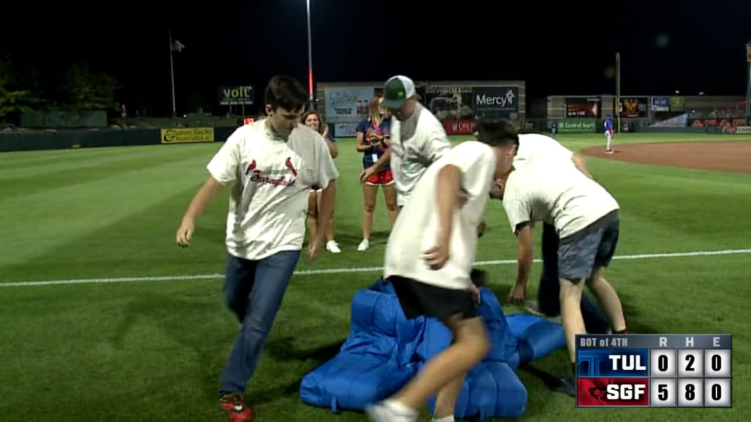 Fans play musical chairs in Springfield | 09/09/2023 | MLB.com