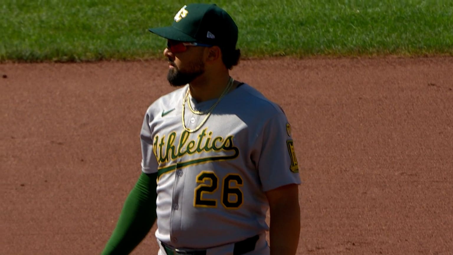 Carlos Cortes plays the game ambidextrously | 08/10/2025 | MLB.com